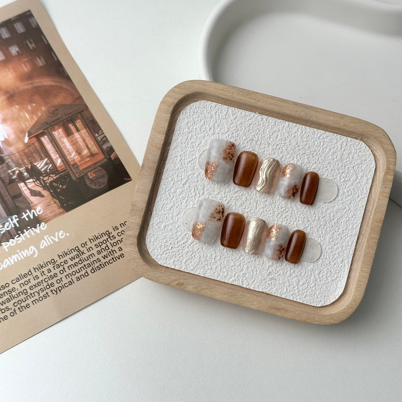 Gilded Mist Artistic Press-On Nails – Unique Design | TipCouture